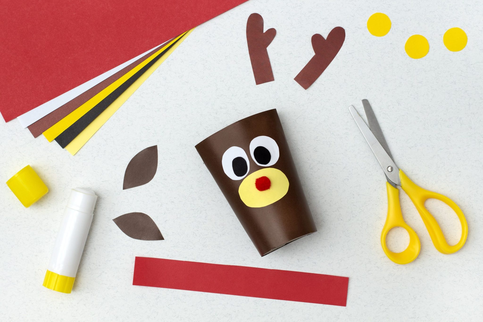 Pyssla Rudolf av en toarulle - Pyssla med Viktoria