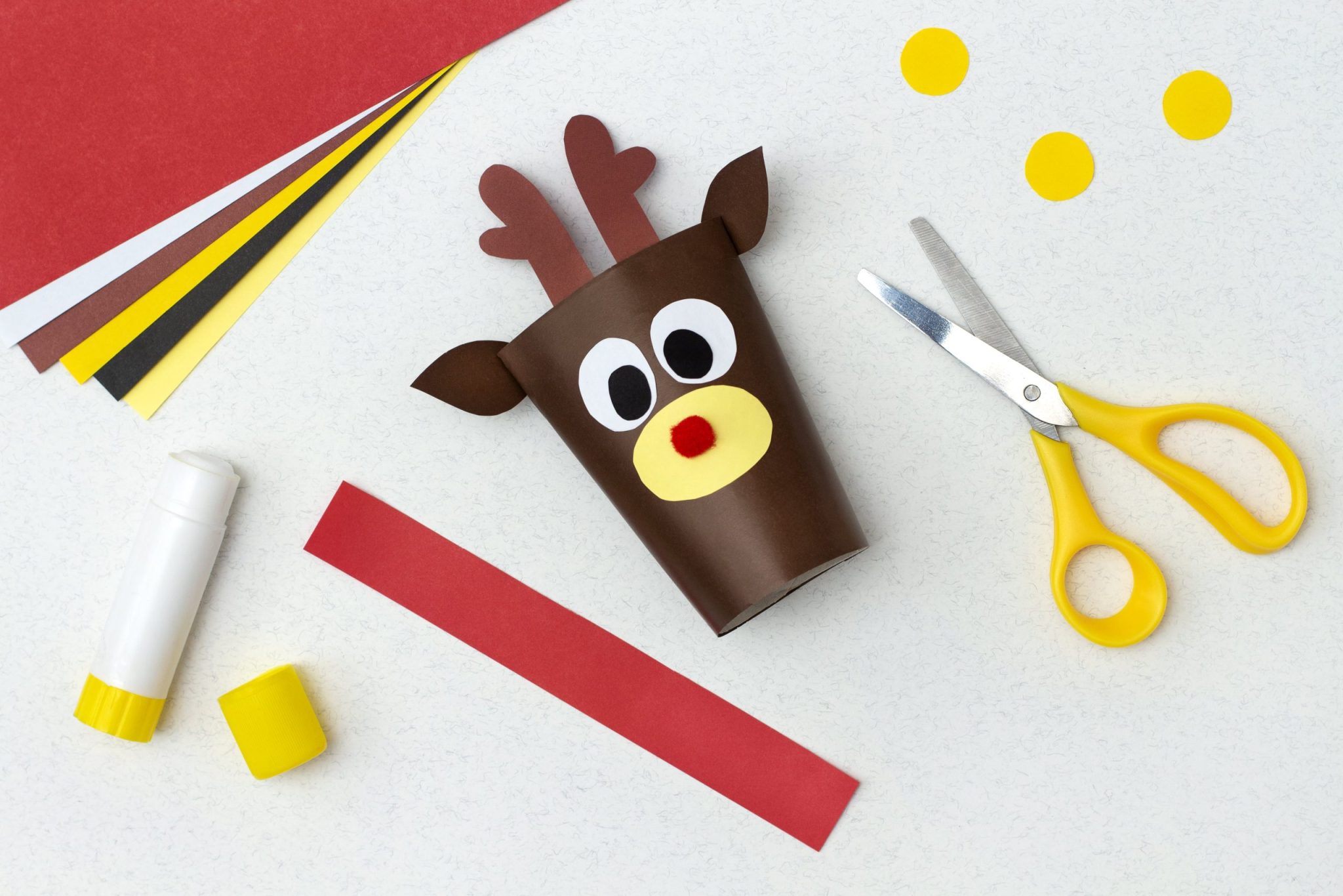 Pyssla Rudolf av en toarulle - Pyssla med Viktoria